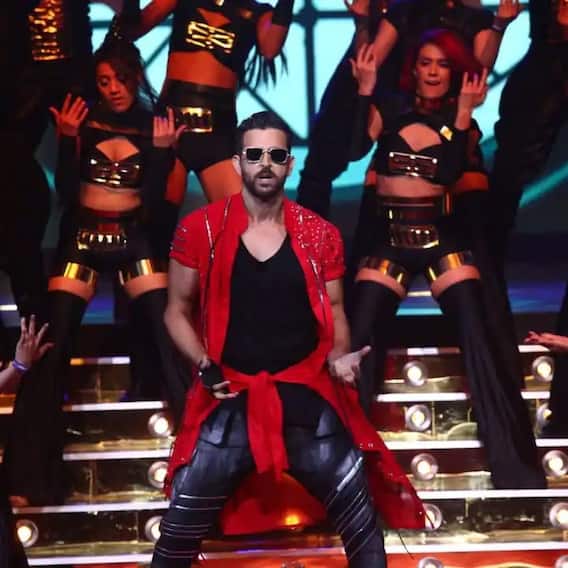 In Pics: Actor Hrithik Roshan’s Dance Performance From Filmfare Awards ...