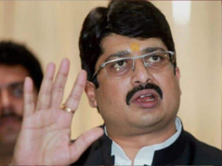 Raja Bhaiya claims of support of zila panchayat sadasya in Pratapgarh ...
