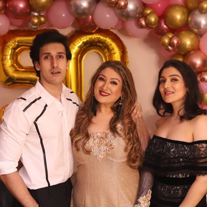 Govinda Wife Sunita Ahuja's 50th Birthday Photos With Kids Tina and ...