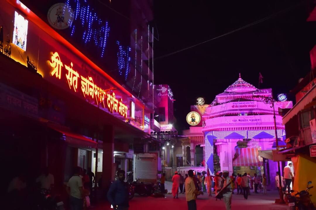 Ashadhi Wari Pandharpur Ekadashi Update Attractive electric lighting to ...