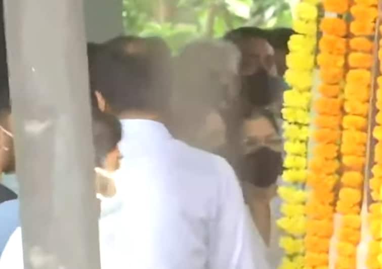 Sidharth Shukla Last Rites Live Siddharth Shuklas Last Journey Begins