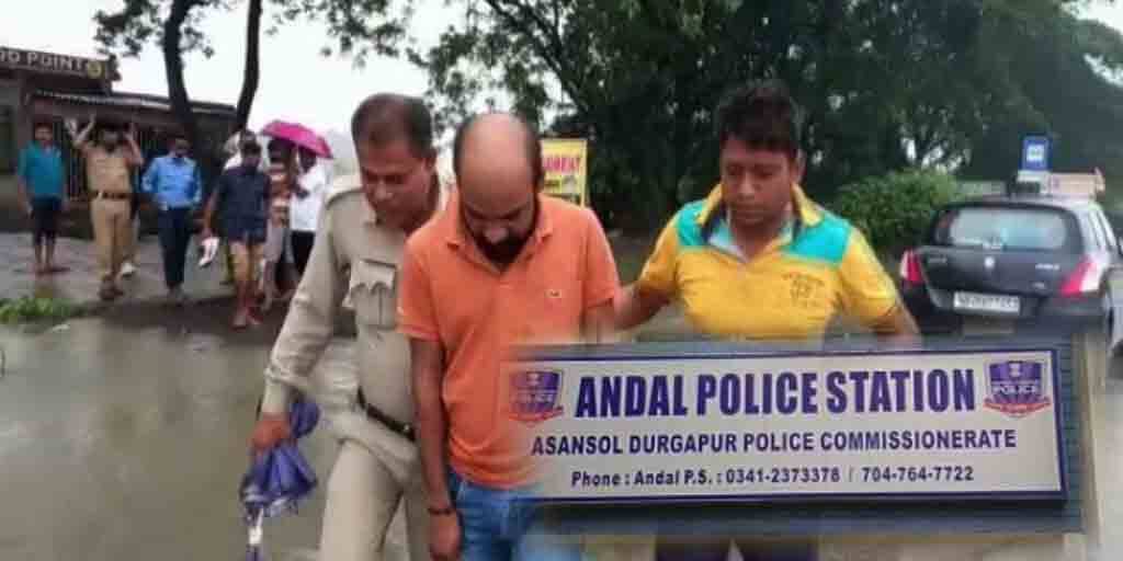 West Burdwan andal an infamous miscreant was caught with two firearms ...