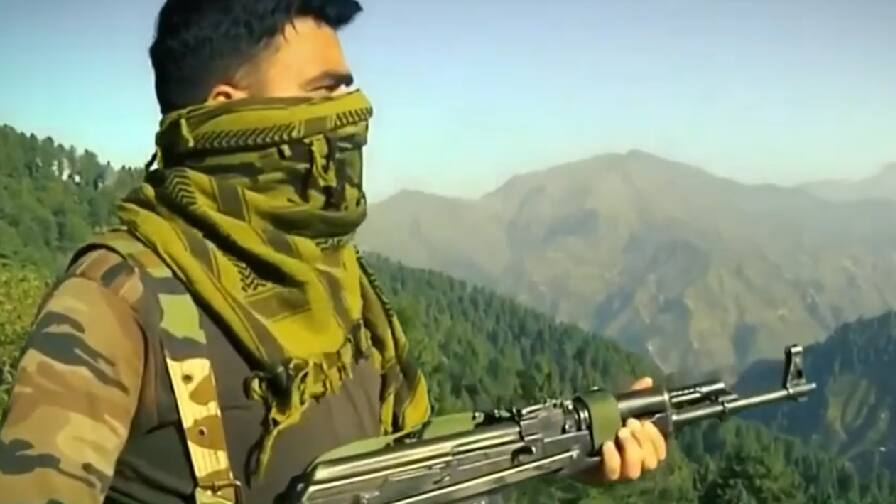 Poonch Encounter LIVE Report | Heavy rainfall, zero visibility due to ...