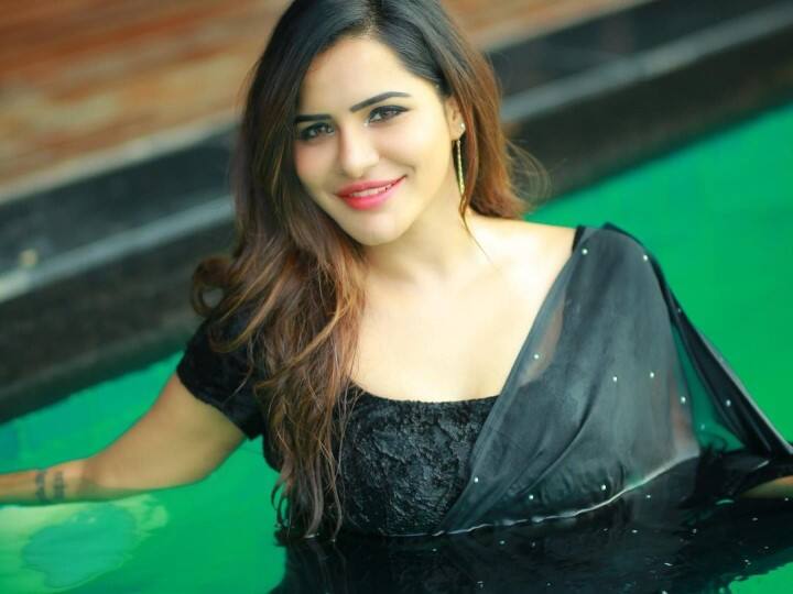 Ashu Reddy Swimming Pool Pics Goes Viral | Ashu Reddy: స్విమ్మింగ్ పూల్ ...