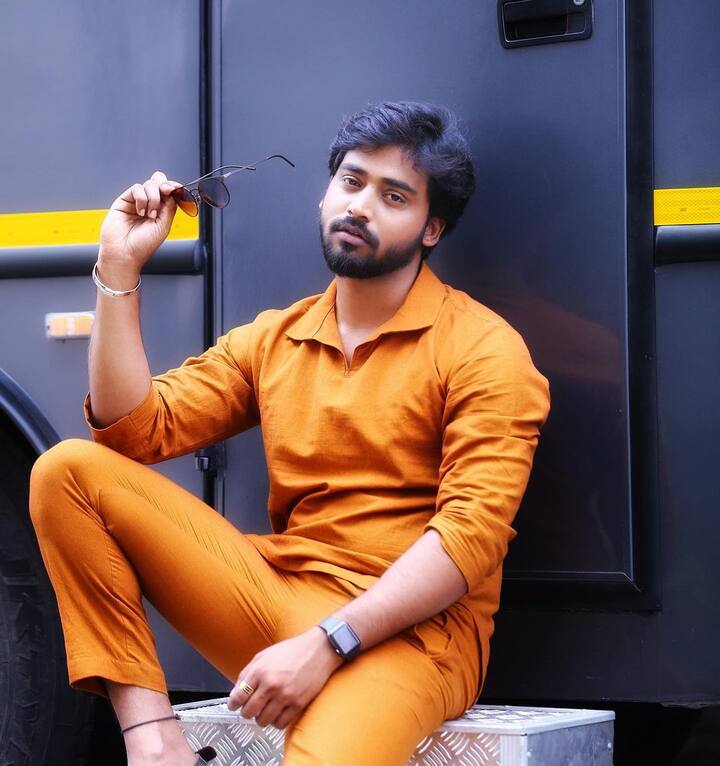 Guppedantha Manasu Serial Hero Rishi, Mukesh Gowda stylish photos ...