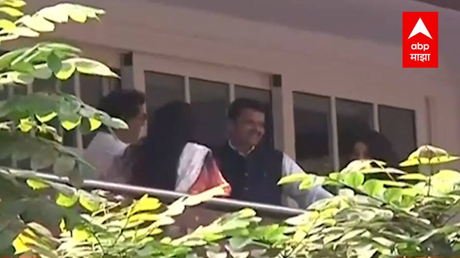 Devendra Fadnavis meets Raj Thackeray at Dadar Shivtirth | Devendra ...