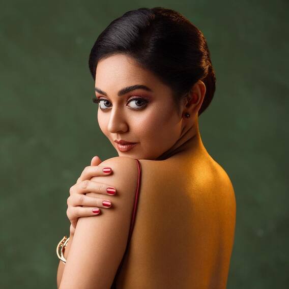 In Pics Vidya Pradeep Birthday Nayagi Serial Actress Vidya Instagram Pics Latest Photos