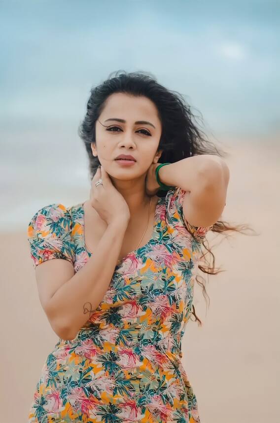 VJ Anjana Stunning New Photoshoot | Anjana Pics: அஞ்சனாவின் பீச் ...