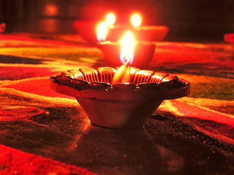 puja path know the mantra of enlightening the deepak during evening ...