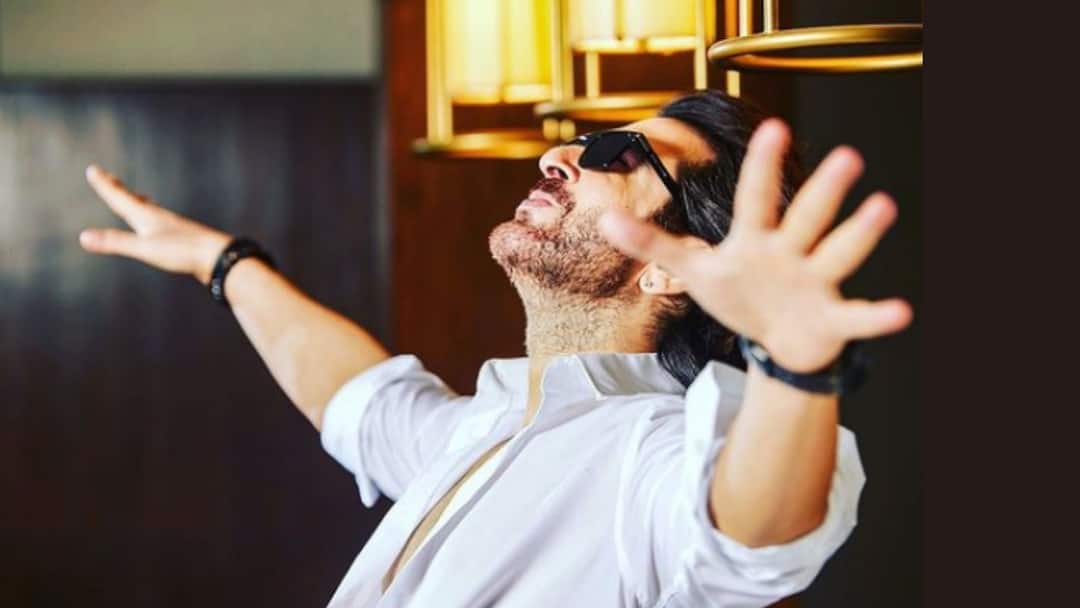 In Pics: Bengali actor jeet share some glamorous performance's picture ...