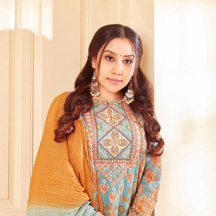 Baahubali fame Kattappa aka Sathyaraj’s Daughter Divya Sathyaraj ...