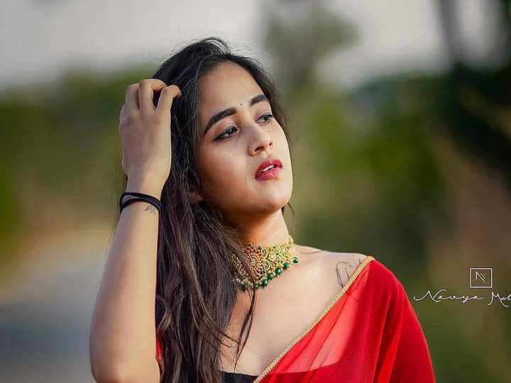 Deepthi Sunaina Photos | Deepthi Sunaina Photos: ఎక్స్‌ప్రెషన్స్‌తో ...