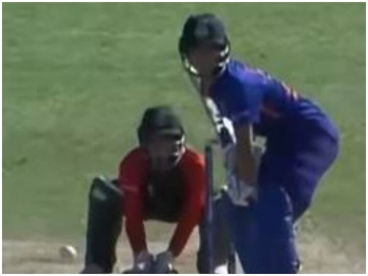 Kaushal Tambe won by hitting six in the quarter final match of Under 19 ...