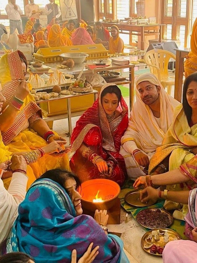 Ankita Lokhande Performs Pooja With In-Laws At Jain Temple