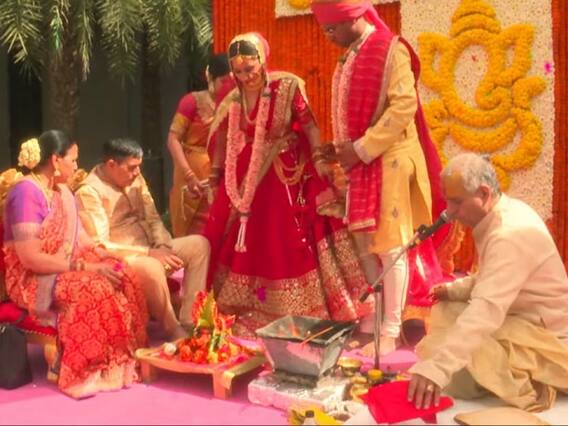 Noida Sushil Kumar Modi Younger Son Akshay And Swati Ghildiyal Wedding ...