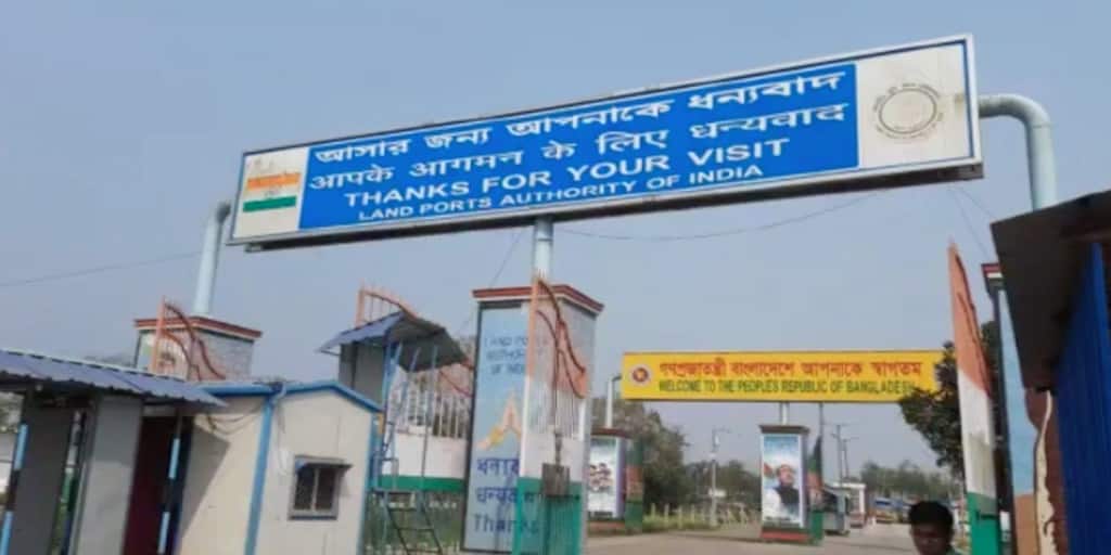 North 24 pargana bongaon petrapole border imports and exports stopped ...