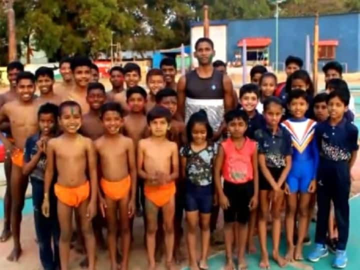 Chhattisgarh Children of Abujhmad are showing their talent in Malkhamb ...