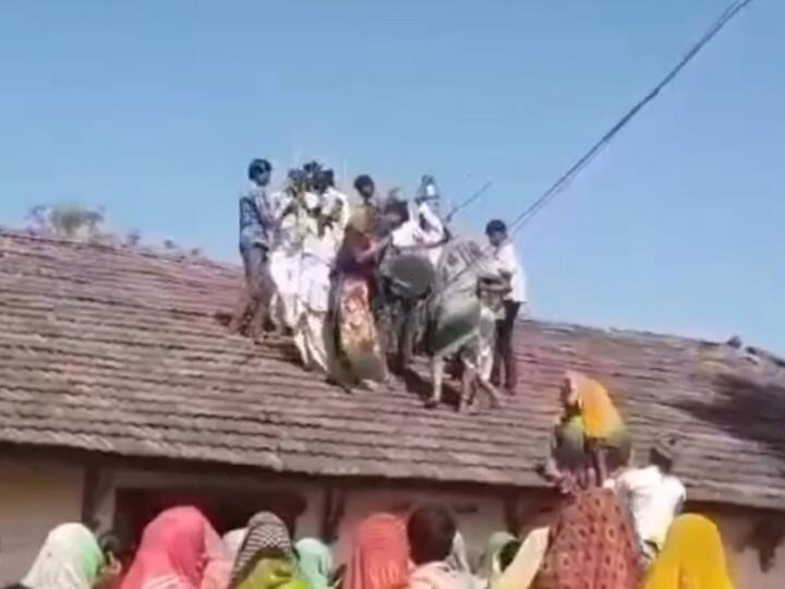 Rajasthan Childless couple organize Gair Nritya on holi to get baby in ...