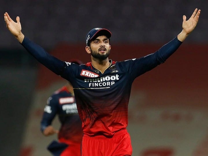 In IPL 2022 Suyash Prabhudessai Debuted from RCB along with virat and ...