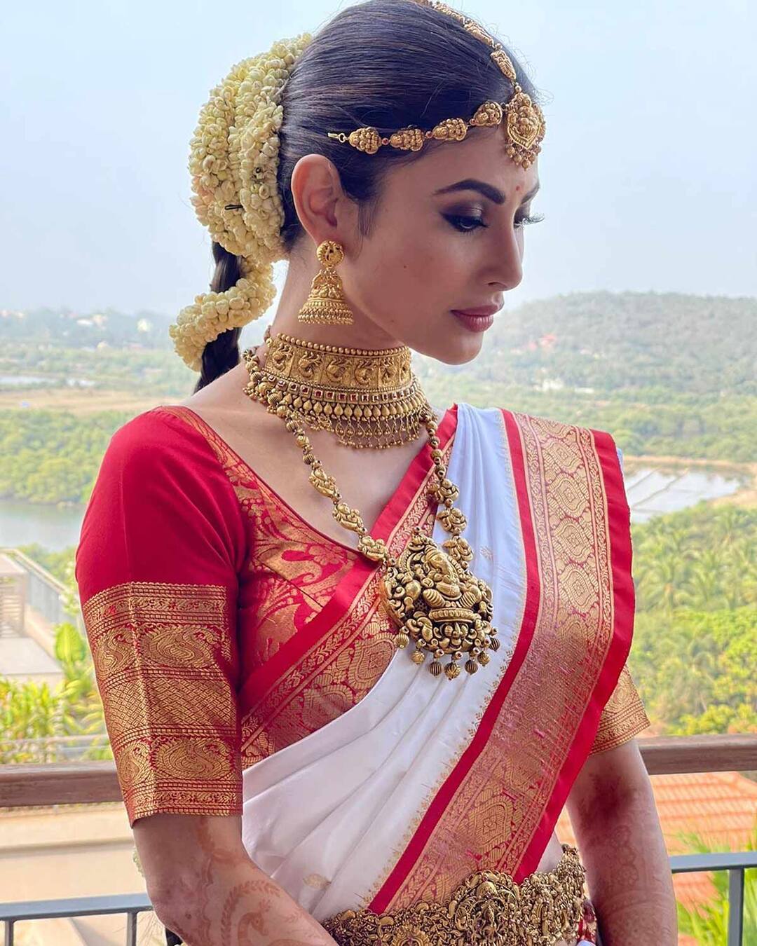 nagini serial actress mouniroy special collection | Nagini Heroine ...