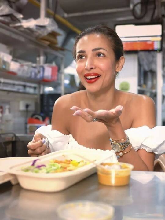 malaika arora looks glamorous being restaurant kitchen chef actress ...