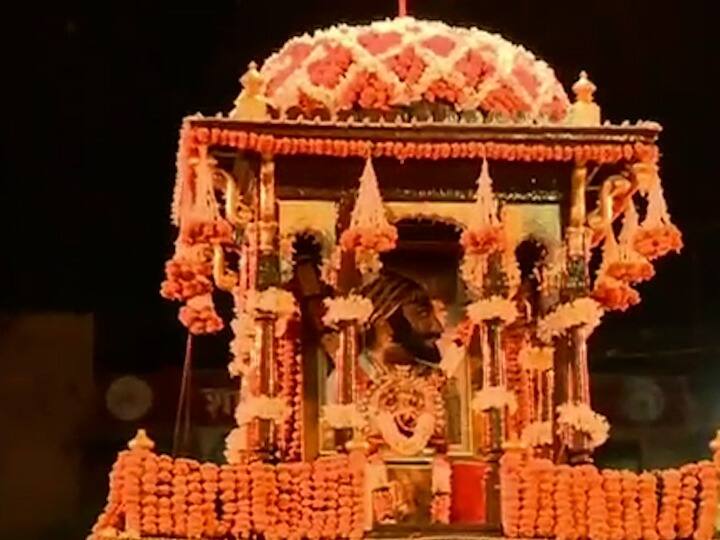 Chhatrapati Shivaji Maharaj and Chhatrapati Maharani Tararani Rathotsav ...