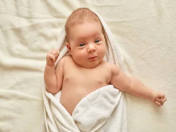 6 Months Baby Food: 6 મહિનાના બાળકને કેવું ફૂડ આપશો? ડોકટરે આપ્યું ...