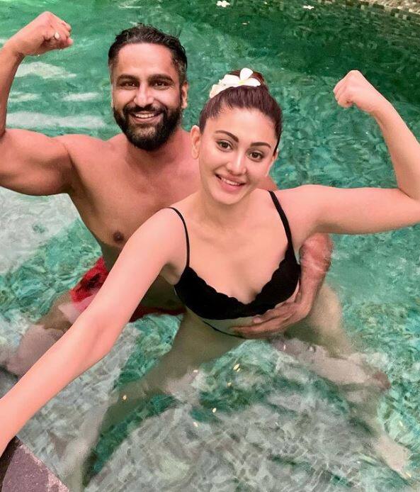 Shefali Jariwala Black Bikini Pics Goes Viral કાંટા લગા ગર્લ શેફાલી