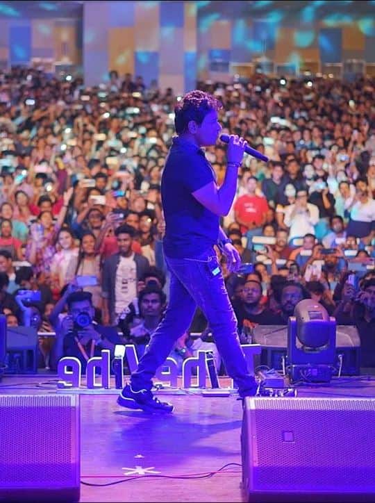 KK Concert Photos Kk Share His Kolkata Concert Photos Before Death Kk ...