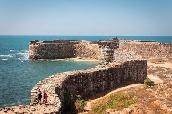 These Grand Forts Are Built Near The Sea In Maharashtra, Know Their ...