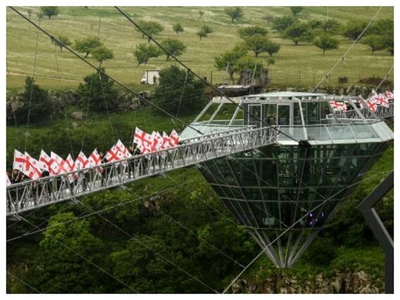 IN PICS | 240m-Long Glass Bridge With Diamond-Shaped Cafe Opens Over ...