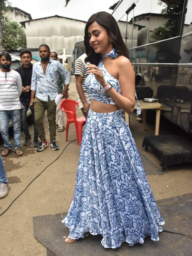 Tejasswi Prakash On The Sets Of Naagin 6 In Film City. SEE PICS