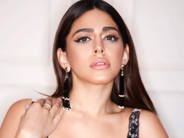 Alaya F Looks Aesthetically Pleasing In Her Latest Dance Video On ‘Rang ...