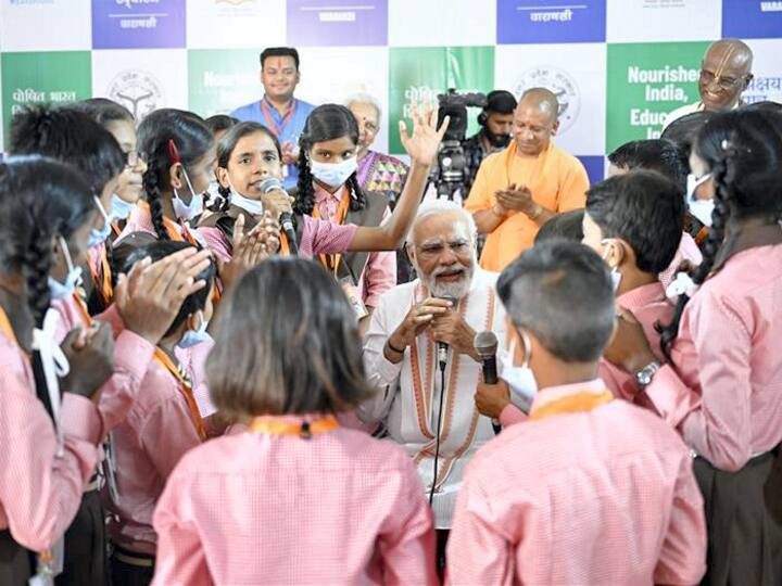 PM Narendra Modi interacts with children in Varanasi children recited ... PM Narendra Modi interacts with children in Varanasi children recited ...