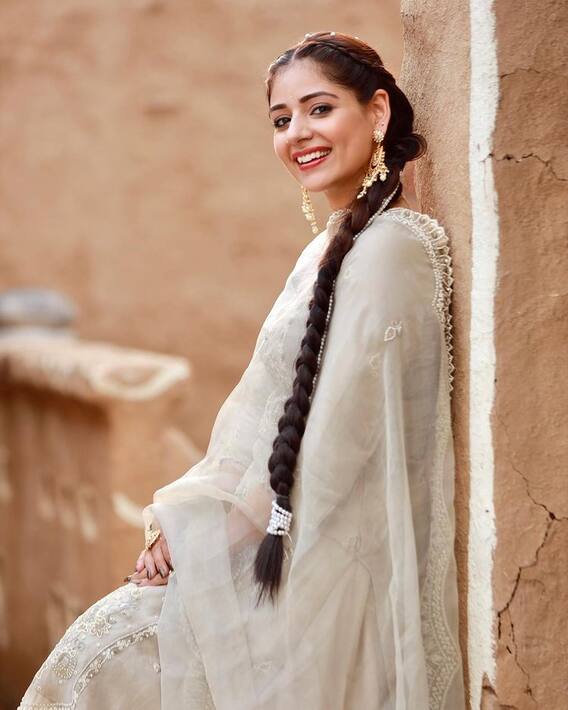 Punjabi Actress Tania Looks Beautiful In Suit Share Photos On Social ...