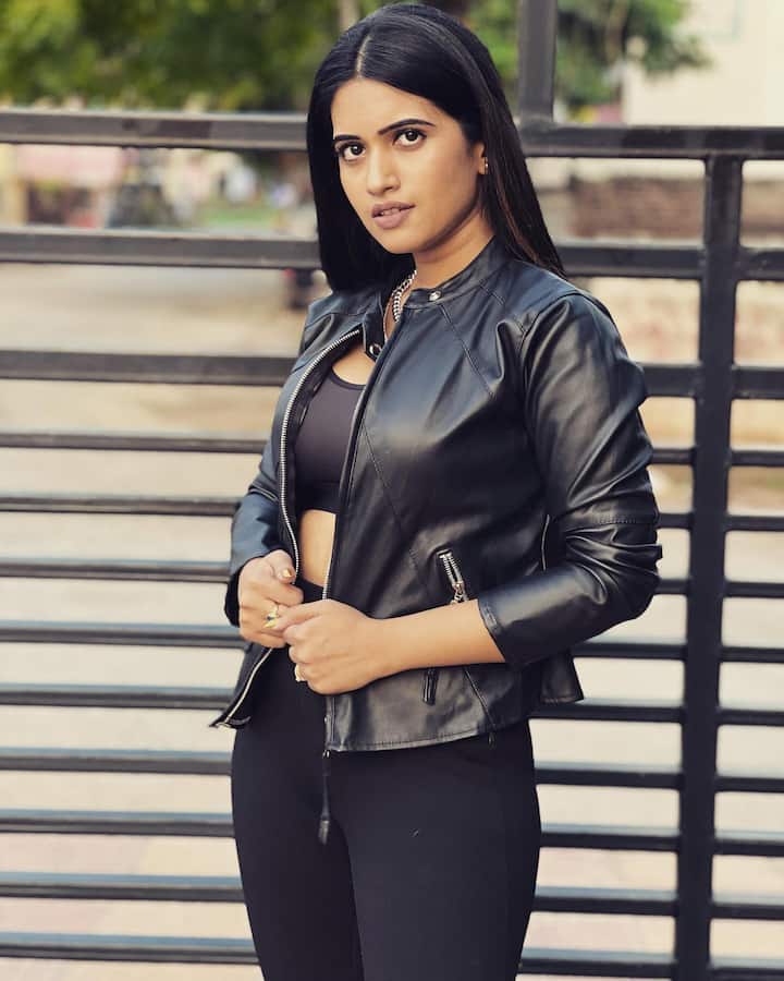 Sravanthi Chokarapu Latest Photos | Big Boss Beauty Sravanthi Chokarapu ...