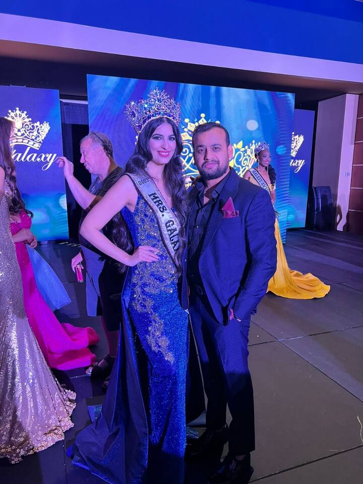 Mrs Galaxy Captain Chahat Dalal Spotted At Mumbai Airport Mrs Galaxy