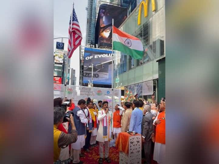Independence Day 2022 Tiranga hoisted at historic Times Square in New ...