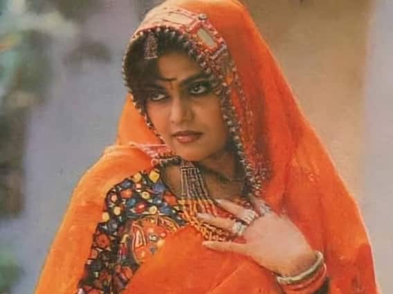 90s Kids Favorite Actress Silk Smitha Photos | Silk Smitha : டெலிபோன் ...