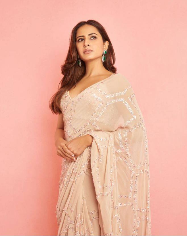 Sonam Bajwa Sargun Mehta Surveen Chawla Punjabi Actresses Beautiful Pictures Punjabi Actresses