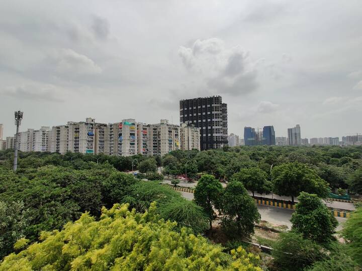 Twin Tower Photos From Supertech 100-Metre-Tall Apex, Ceyane Towers Set ...