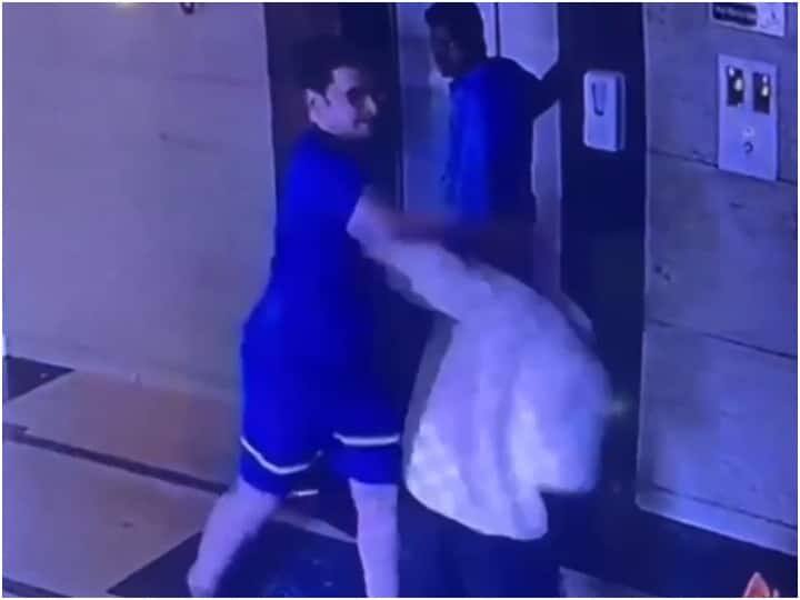 Gurugram Man Rescued From Lift Housing Society Slaps Liftman Guard ... Gurugram Man Rescued From Lift Housing Society Slaps Liftman Guard ...