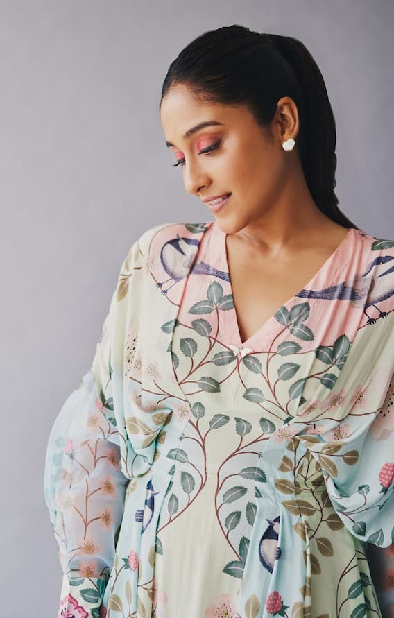Actress Regina C | Regina:Regina:'சுடச்சுட' தூரல்'' பொழிவது நீ தான் ...