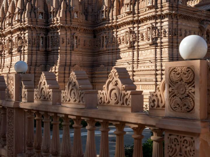 Kutch Bhadreshwar Jain Tirth Derasar history 500 BC Parshavanath idol ...