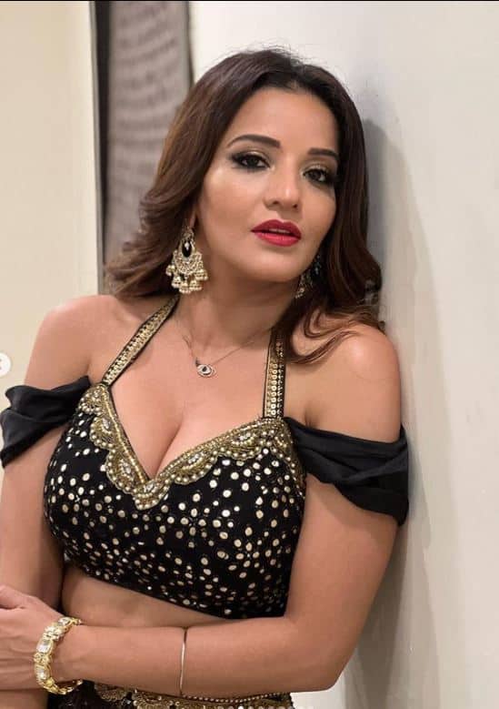 Bhojpuri-actress-monalisa-hot-photo-on-insta-social-media | In Pics : मोनालिसाकडून हॉटनेसच्या ...