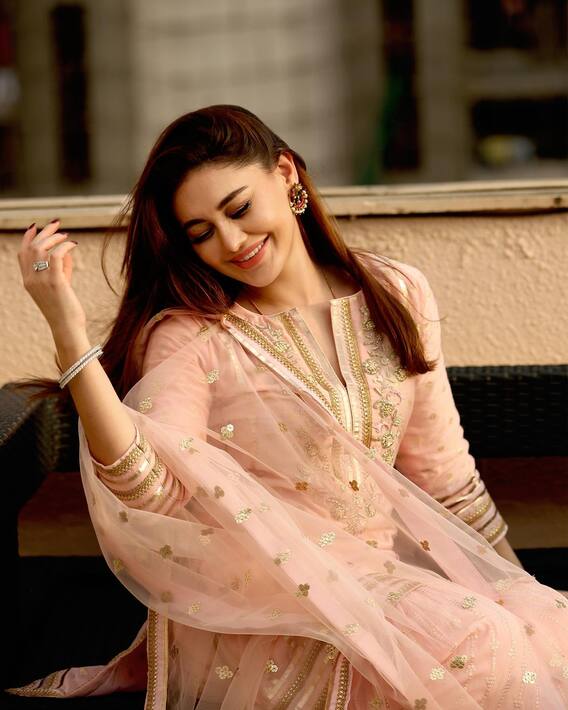 Shefali Jariwala Shared New Look In Traditional Dress Take A Look ...