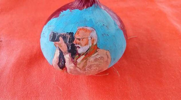 PM Narendra Modi Birthday By drawing a picture of Modi on an onion the ...