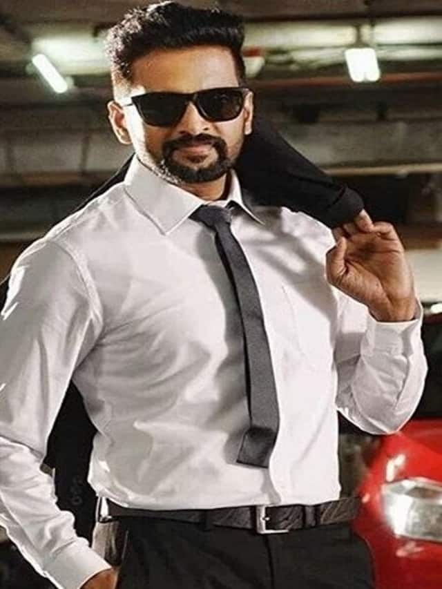 Santhanam : சந்தானம் நடித்ததில் மறக்க முடியாத 10 கதாபாத்திரங்கள்..!