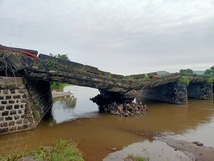maharashtra News Aurangabad News The bridge on Nagad Kannad Gautala ...