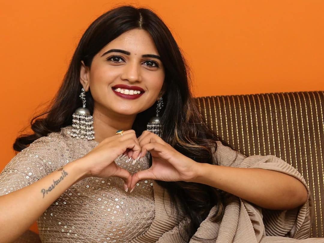 Anchor Sravanthi Chokkarapu latest traditional Photoshoot | Anchor ...